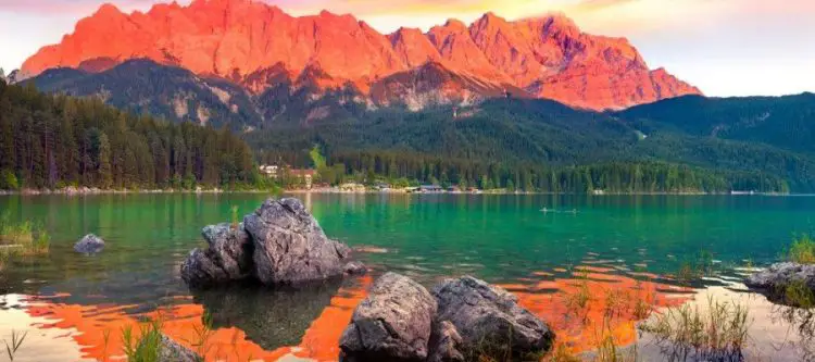 Apusul soarelui văzut din 20 de locuri încântătoare