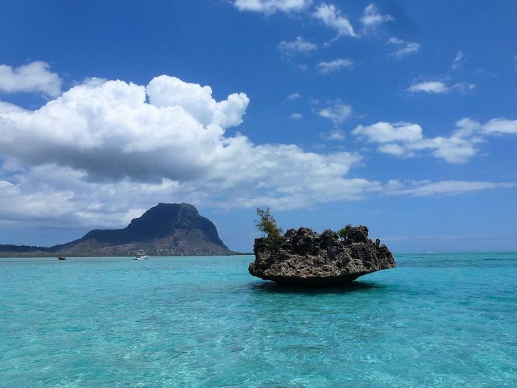 Cascada subacvatică din Mauritius, una dintre cele mai impresionante ...