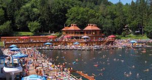 8 stațiuni turistice din România unde te poți relaxa în această vară