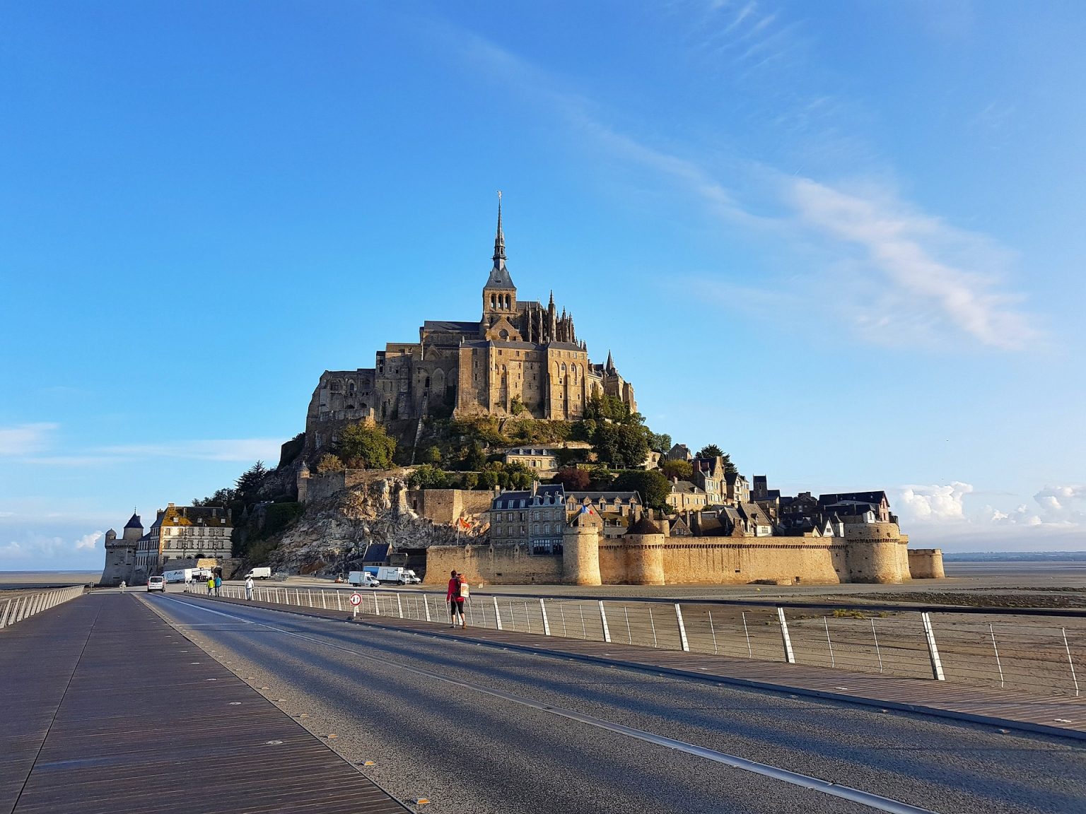 Abația Mont Saint Michel – minunea din largul oceanului Atlantic