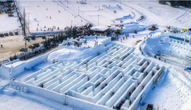 Cel mai mare labirint din lume, săpat în zăpadă