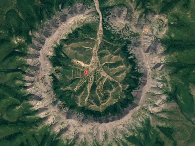 Masivul Kondoyor: Formațiunea naturală care conține cele mai mari ...