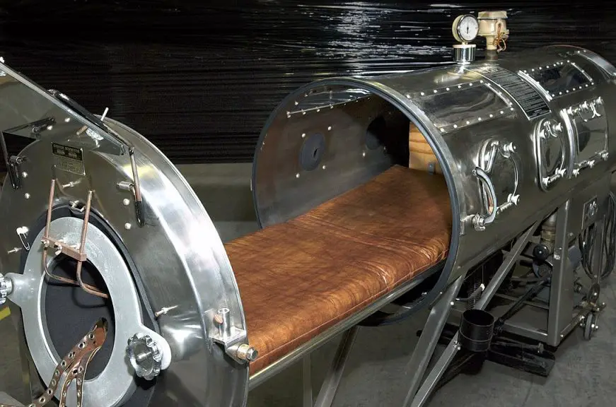 Povestea cutremurătore a lui Paul Alexander, bărbatul care trăiește de ...