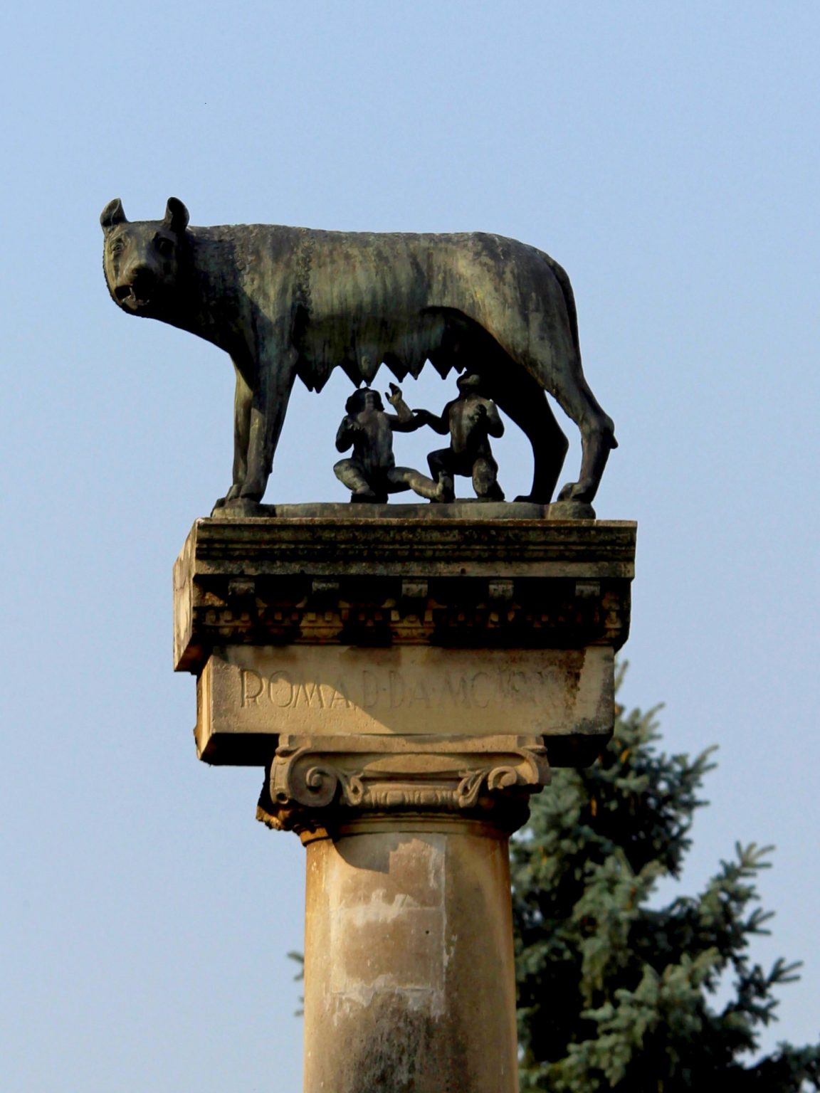 Povestea mitică a lui Romulus și Remus și a întemeierii Romei