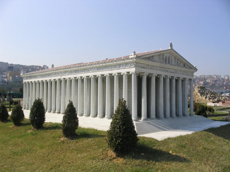 Cine a distrus templul zeiței Artemis din Efes, una dintre cele șapte ...
