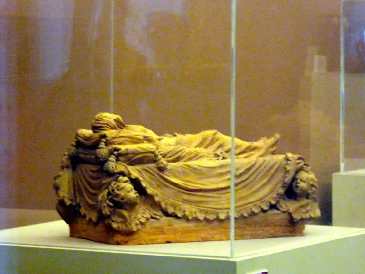 ”Hristos cu văl”, una dintre cele mai frumoase statui din toate ...