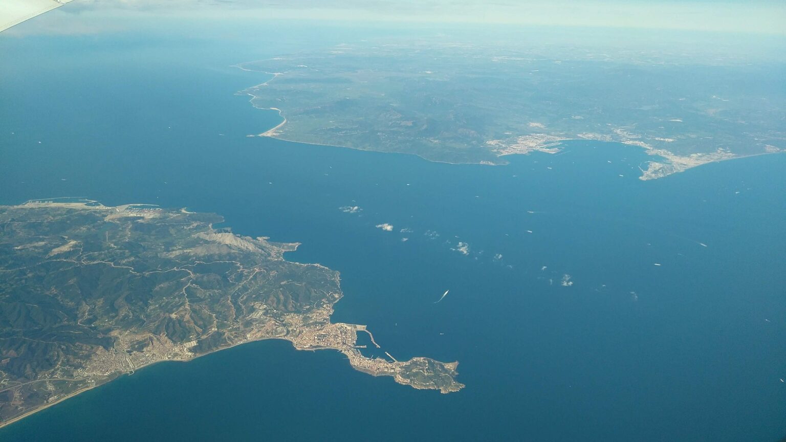 Povestea Strâmtorii Gibraltar: Canalul maritim care separă Africa de ...
